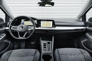 Pelēks Volkswagen Golf VIII 2020 Rīga, ar dzinēja tilpumu 2.00 L un nobraukumu 135 tūkst. km par 20450 €, foto 7 vietnē AUTOMOTO.COM.LV