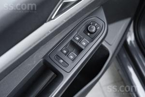 Pelēks Volkswagen Golf VIII 2020 Rīga, ar dzinēja tilpumu 2.00 L un nobraukumu 135 tūkst. km par 20450 €, foto 8 vietnē AUTOMOTO.COM.LV