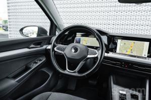 Pelēks Volkswagen Golf VIII 2020 Rīga, ar dzinēja tilpumu 2.00 L un nobraukumu 135 tūkst. km par 20450 €, foto 10 vietnē AUTOMOTO.COM.LV