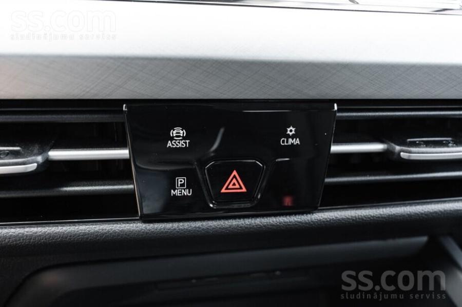 Pelēks Volkswagen Golf VIII 2020 Rīga, ar dzinēja tilpumu 2.00 L un nobraukumu 135 tūkst. km par 20450 €, foto 16 vietnē AUTOMOTO.COM.LV