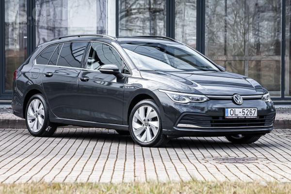 Grey Volkswagen Golf VIII 2021 in Tukums, with an engine capacity of 2.00 L and mileage of 199 thousand km for 15950 €, photo 2 on AUTOMOTO.COM.LV