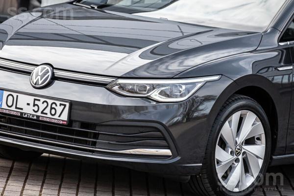 Grey Volkswagen Golf VIII 2021 in Tukums, with an engine capacity of 2.00 L and mileage of 199 thousand km for 15950 €, photo 8 on AUTOMOTO.COM.LV