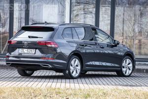Серый Фольксваген Golf 8 2021 в Тукумс, объемом двигателя 2.00 л и пробегом 199 тыс. км за 15950 €, фото 6 на AUTOMOTO.COM.LV