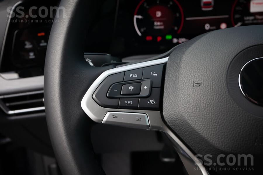 Серый Фольксваген Golf 8 2021 в Тукумс, объемом двигателя 2.00 л и пробегом 199 тыс. км за 15950 €, фото 12 на AUTOMOTO.COM.LV