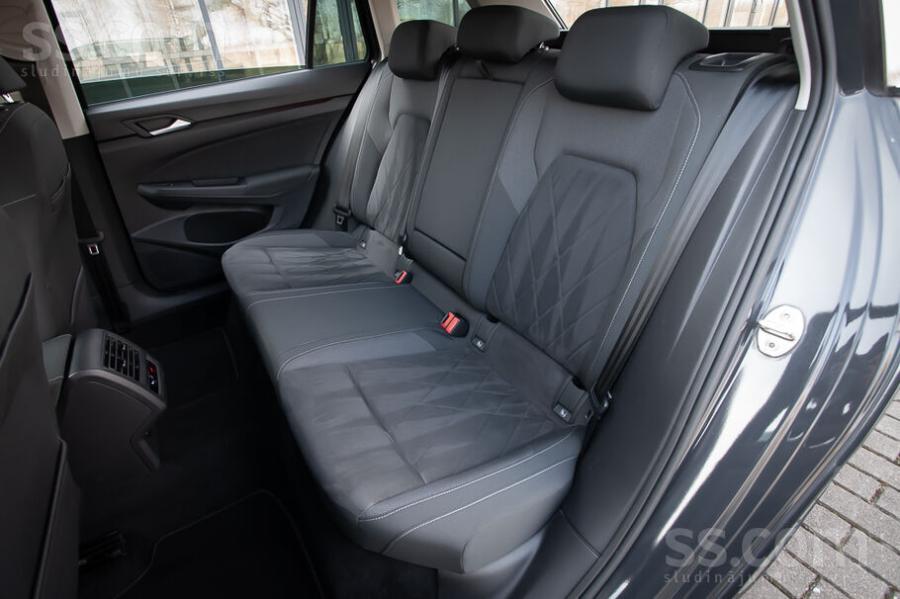 Серый Фольксваген Golf 8 2021 в Тукумс, объемом двигателя 2.00 л и пробегом 199 тыс. км за 15950 €, фото 25 на AUTOMOTO.COM.LV