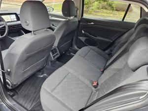 Серый Фольксваген Golf 8 2021 в Екабпилс, объемом двигателя 1.50 л и пробегом 79 тыс. км за 17990 €, фото 17 на AUTOMOTO.COM.LV