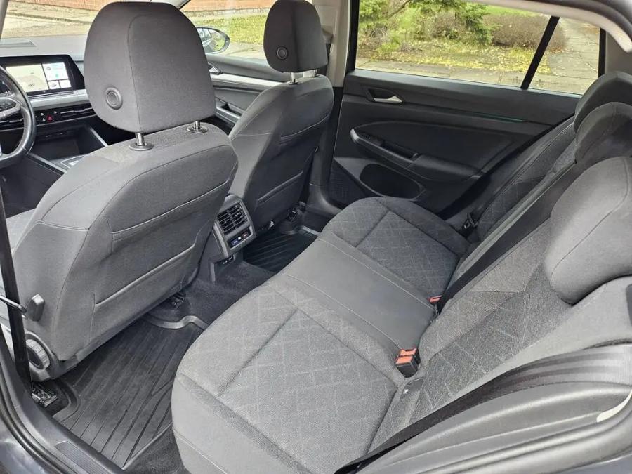 Серый Фольксваген Golf 8 2021 в Екабпилс, объемом двигателя 1.50 л и пробегом 79 тыс. км за 17990 €, фото 17 на AUTOMOTO.COM.LV