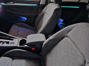 Серый Фольксваген Golf 8 2021 в Екабпилс, объемом двигателя 1.50 л и пробегом 79 тыс. км за 17990 €, фото 35 на AUTOMOTO.COM.LV