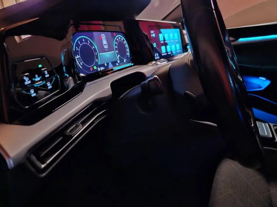 Серый Фольксваген Golf 8 2021 в Екабпилс, объемом двигателя 1.50 л и пробегом 79 тыс. км за 17990 €, фото 36 на AUTOMOTO.COM.LV