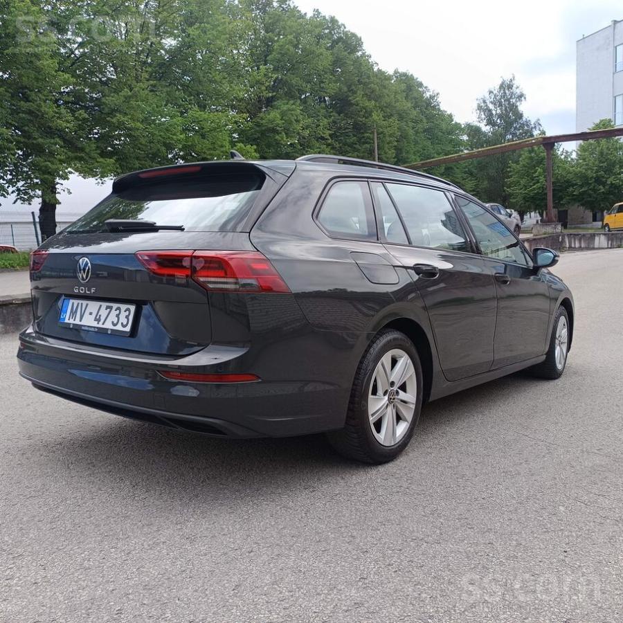 Grey Volkswagen Golf VIII 2021 in Riga, with an engine capacity of 2.00 L and mileage of 400 thousand km for 11900 €, photo 4 on AUTOMOTO.COM.LV