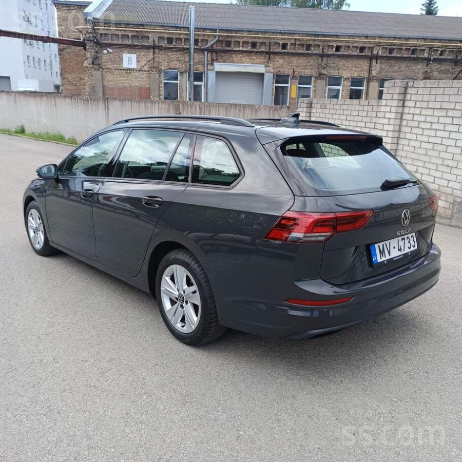 Grey Volkswagen Golf VIII 2021 in Riga, with an engine capacity of 2.00 L and mileage of 400 thousand km for 11900 €, photo 5 on AUTOMOTO.COM.LV