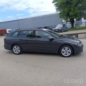 Grey Volkswagen Golf VIII 2021 in Riga, with an engine capacity of 2.00 L and mileage of 400 thousand km for 11900 €, photo 8 on AUTOMOTO.COM.LV