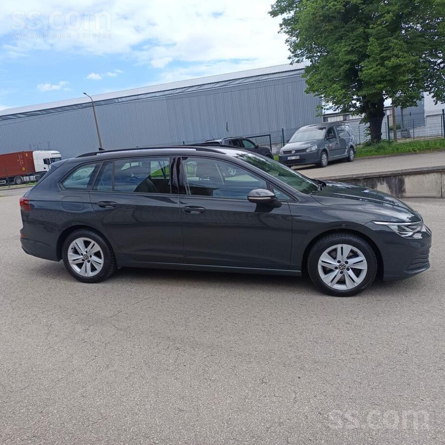 Grey Volkswagen Golf VIII 2021 in Riga, with an engine capacity of 2.00 L and mileage of 400 thousand km for 11900 €, photo 8 on AUTOMOTO.COM.LV