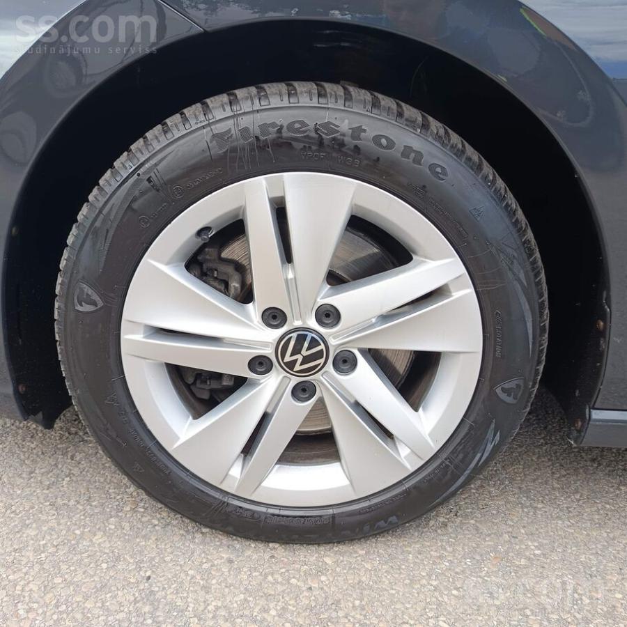 Grey Volkswagen Golf VIII 2021 in Riga, with an engine capacity of 2.00 L and mileage of 400 thousand km for 11900 €, photo 18 on AUTOMOTO.COM.LV