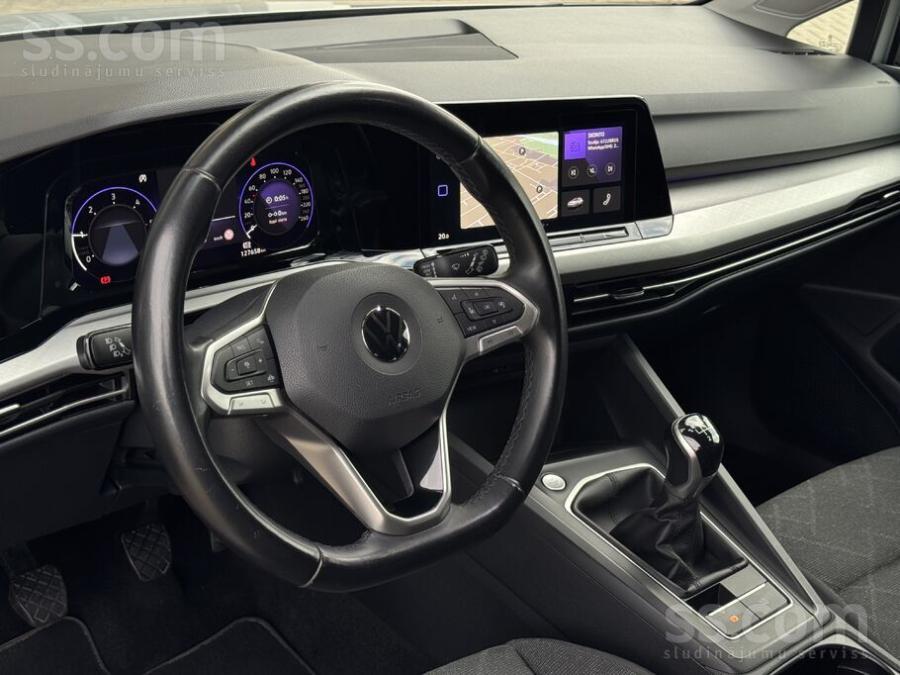 Pelēks Volkswagen Golf VIII 2021 Valmiera, ar dzinēja tilpumu 2.00 L un nobraukumu 128 tūkst. km par 15800 €, foto 9 vietnē AUTOMOTO.COM.LV