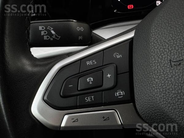 Pelēks Volkswagen Golf VIII 2021 Valmiera, ar dzinēja tilpumu 2.00 L un nobraukumu 128 tūkst. km par 15800 €, foto 10 vietnē AUTOMOTO.COM.LV