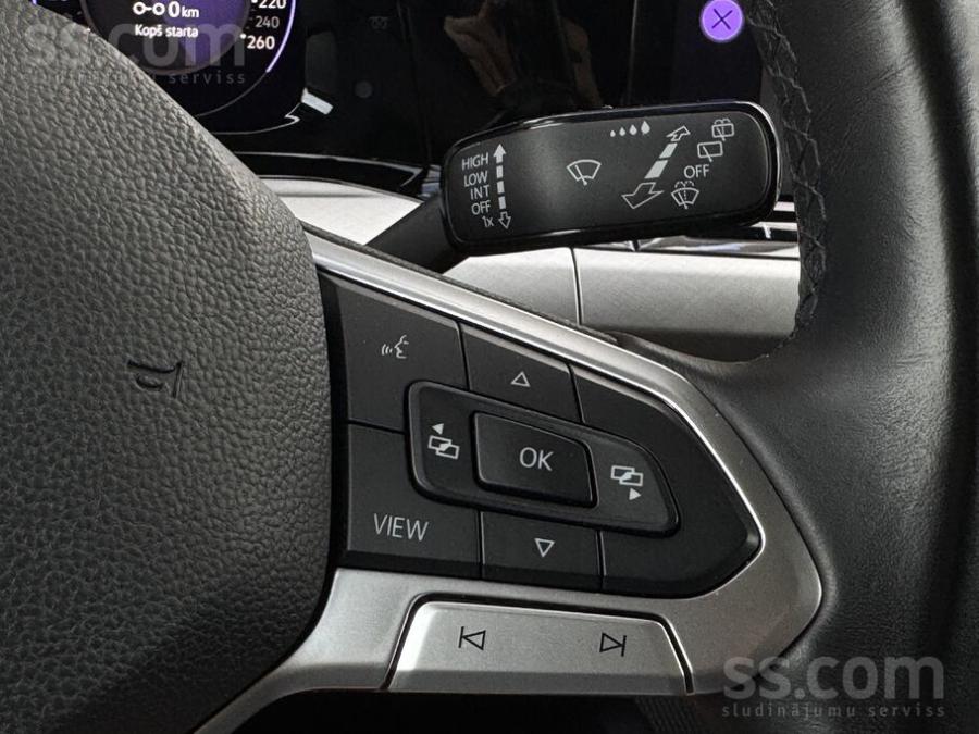 Pelēks Volkswagen Golf VIII 2021 Valmiera, ar dzinēja tilpumu 2.00 L un nobraukumu 128 tūkst. km par 15800 €, foto 12 vietnē AUTOMOTO.COM.LV