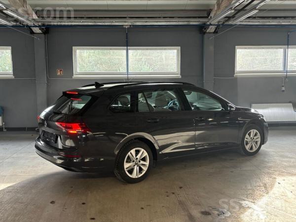 Volkswagen Golf VIII 2021 in Jurmala on AUTOMOTO.COM.LV Grey Volkswagen Golf VIII 2021 in Jurmala, with an engine capacity of 2.00 L and mileage of 150 thousand km for 12750 €, photo 5 on AUTOMOTO.COM.LV