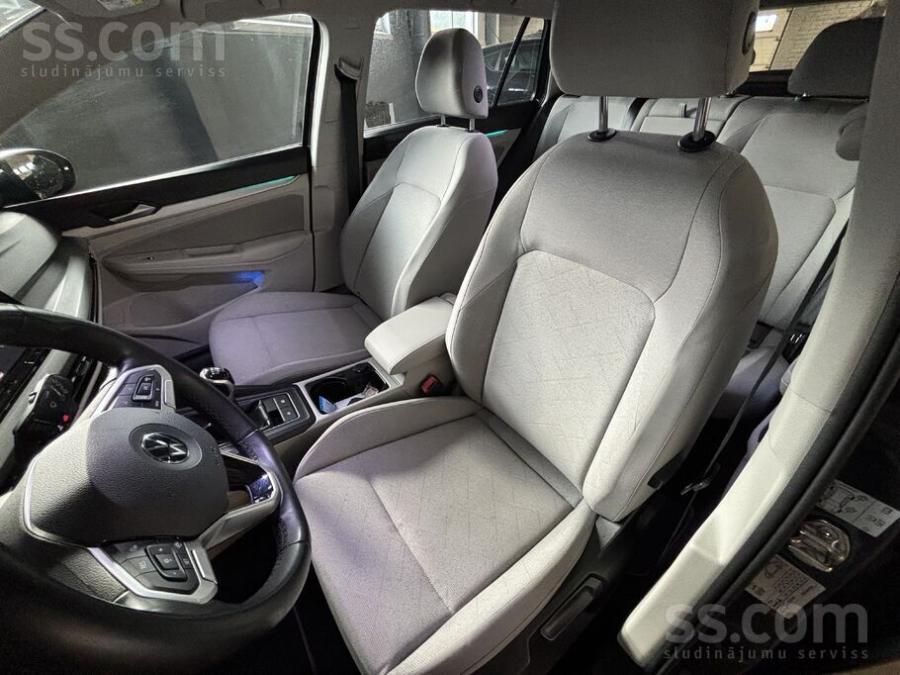Pelēks Volkswagen Golf VIII 2021 Jūrmala, ar dzinēja tilpumu 2.00 L un nobraukumu 150 tūkst. km par 12750 €, foto 6 vietnē AUTOMOTO.COM.LV