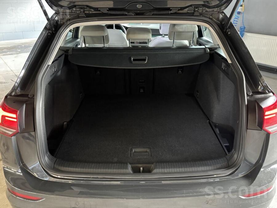 Pelēks Volkswagen Golf VIII 2021 Jūrmala, ar dzinēja tilpumu 2.00 L un nobraukumu 150 tūkst. km par 12750 €, foto 12 vietnē AUTOMOTO.COM.LV
