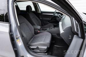 Grey Volkswagen Golf VIII 2022 in Riga, with an engine capacity of 2.00 L and mileage of 214 thousand km for 14250 €, photo 7 on AUTOMOTO.COM.LV