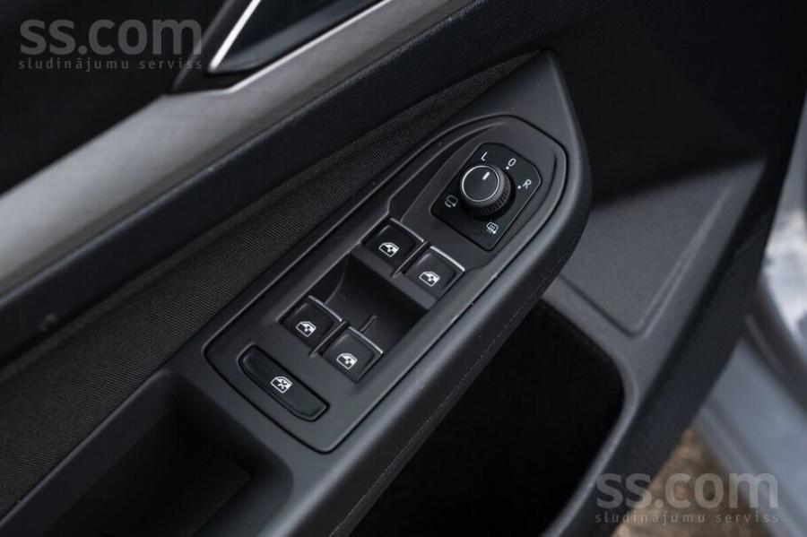 Grey Volkswagen Golf VIII 2022 in Riga, with an engine capacity of 2.00 L and mileage of 214 thousand km for 14250 €, photo 20 on AUTOMOTO.COM.LV