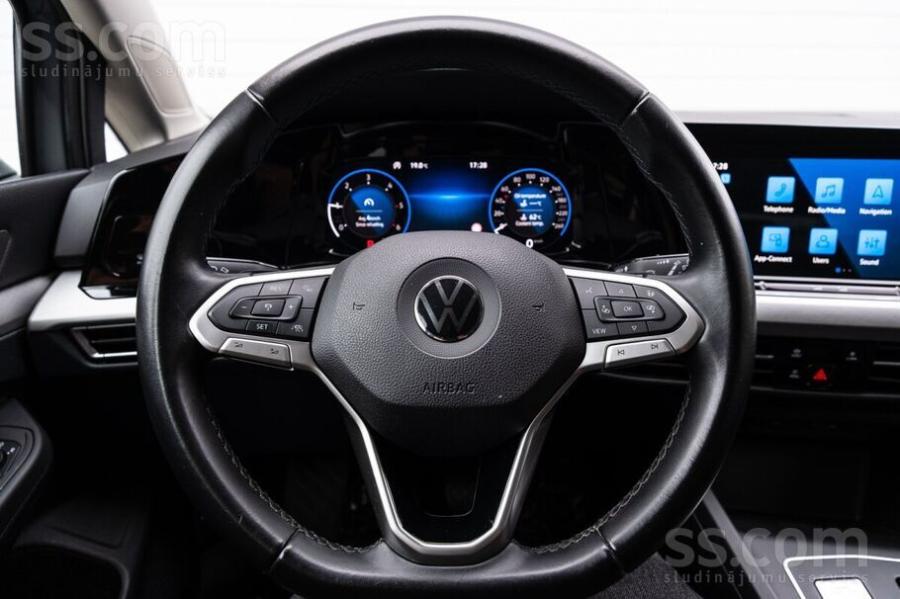 Grey Volkswagen Golf VIII 2022 in Riga, with an engine capacity of 2.00 L and mileage of 214 thousand km for 14250 €, photo 23 on AUTOMOTO.COM.LV