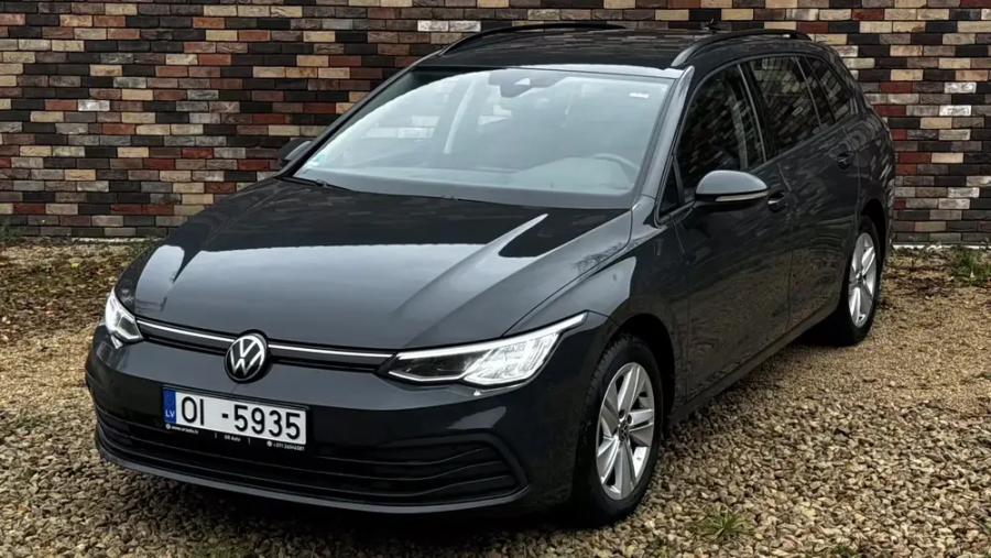 Серый Фольксваген Golf 8 2022 в Рига, объемом двигателя 2.00 л и пробегом 208 тыс. км за 15600 €, фото 1 на AUTOMOTO.COM.LV