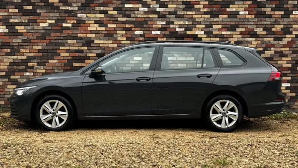 Grey Volkswagen Golf VIII 2022 in Riga, with an engine capacity of 2.00 L and mileage of 208 thousand km for 15600 €, photo 5 on AUTOMOTO.COM.LV