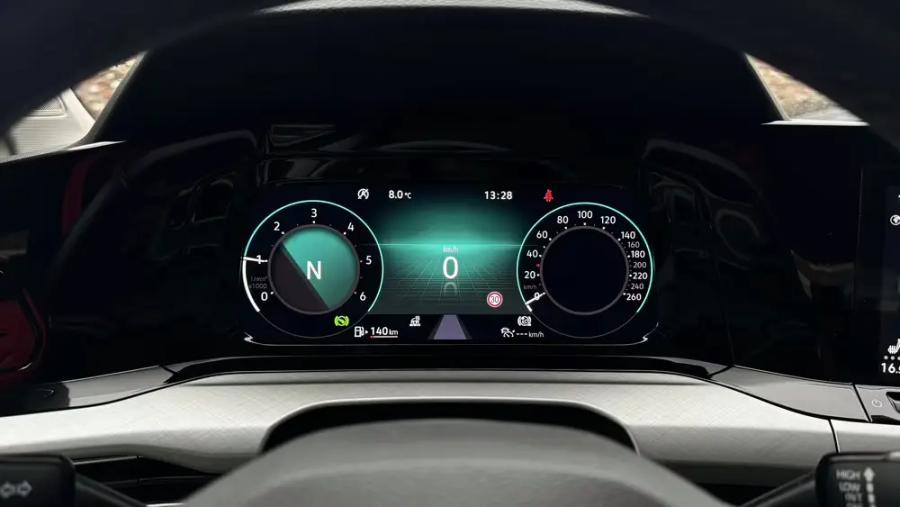 Серый Фольксваген Golf 8 2022 в Рига, объемом двигателя 2.00 л и пробегом 208 тыс. км за 15600 €, фото 21 на AUTOMOTO.COM.LV