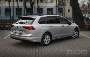 Grey Volkswagen Golf VIII 2022 in Riga, with an engine capacity of 2.00 L and mileage of 180 thousand km for 14800 €, photo 4 on AUTOMOTO.COM.LV