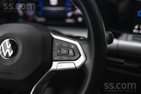 Pelēks Volkswagen Golf VIII 2022 Rīga, ar dzinēja tilpumu 2.00 L un nobraukumu 180 tūkst. km par 14800 €, foto 9 vietnē AUTOMOTO.COM.LV