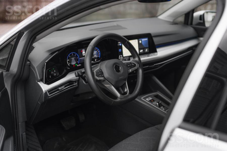 Grey Volkswagen Golf VIII 2022 in Riga, with an engine capacity of 2.00 L and mileage of 180 thousand km for 14800 €, photo 11 on AUTOMOTO.COM.LV