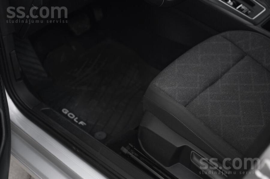 Grey Volkswagen Golf VIII 2022 in Riga, with an engine capacity of 2.00 L and mileage of 180 thousand km for 14800 €, photo 12 on AUTOMOTO.COM.LV