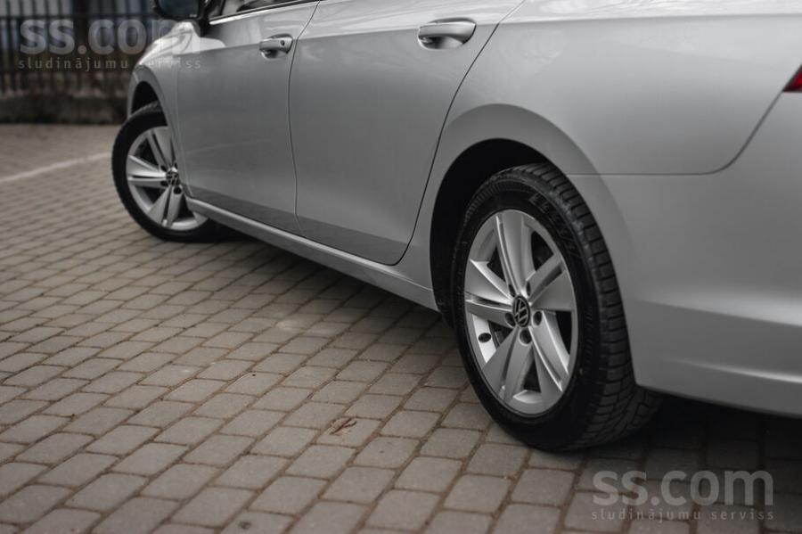 Grey Volkswagen Golf VIII 2022 in Riga, with an engine capacity of 2.00 L and mileage of 180 thousand km for 14800 €, photo 21 on AUTOMOTO.COM.LV
