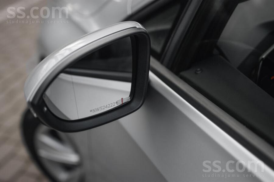 Grey Volkswagen Golf VIII 2022 in Riga, with an engine capacity of 2.00 L and mileage of 180 thousand km for 14800 €, photo 23 on AUTOMOTO.COM.LV