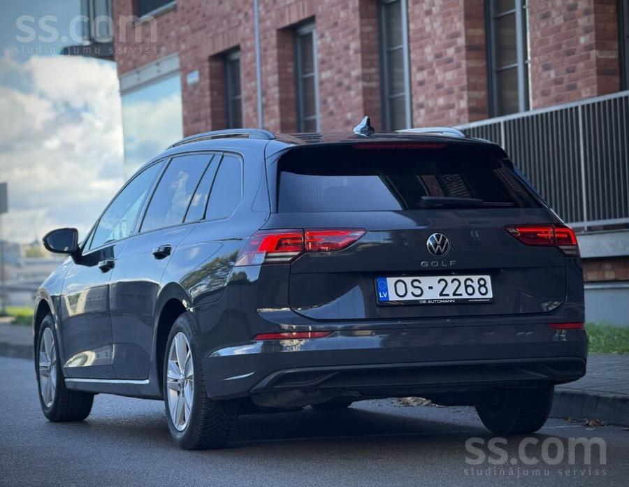 Grey Volkswagen Golf VIII 2022 in Riga, with an engine capacity of 2.00 L and mileage of 142 thousand km for 15500 €, photo 5 on AUTOMOTO.COM.LV