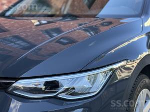 Grey Volkswagen Golf VIII 2022 in Riga, with an engine capacity of 2.00 L and mileage of 142 thousand km for 15500 €, photo 8 on AUTOMOTO.COM.LV