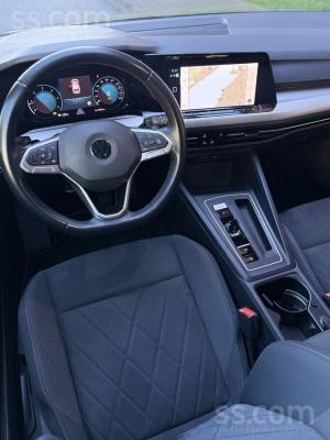 Grey Volkswagen Golf VIII 2022 in Riga, with an engine capacity of 2.00 L and mileage of 142 thousand km for 15500 €, photo 12 on AUTOMOTO.COM.LV