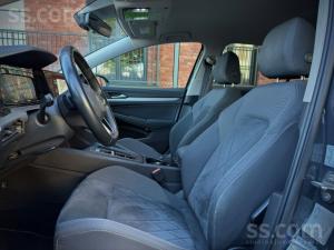 Grey Volkswagen Golf VIII 2022 in Riga, with an engine capacity of 2.00 L and mileage of 142 thousand km for 15500 €, photo 20 on AUTOMOTO.COM.LV