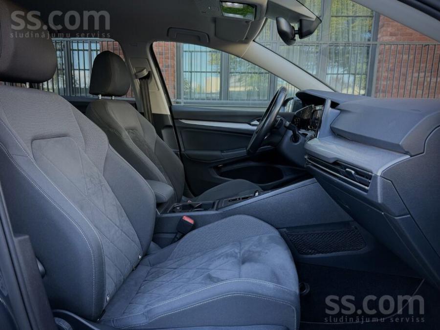 Grey Volkswagen Golf VIII 2022 in Riga, with an engine capacity of 2.00 L and mileage of 142 thousand km for 15500 €, photo 21 on AUTOMOTO.COM.LV