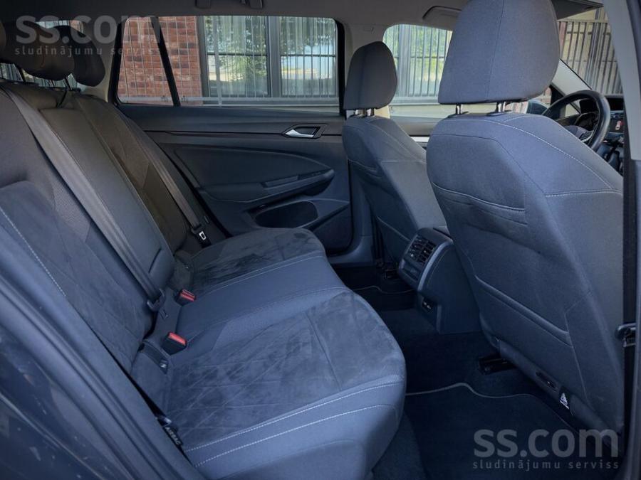 Grey Volkswagen Golf VIII 2022 in Riga, with an engine capacity of 2.00 L and mileage of 142 thousand km for 15500 €, photo 28 on AUTOMOTO.COM.LV