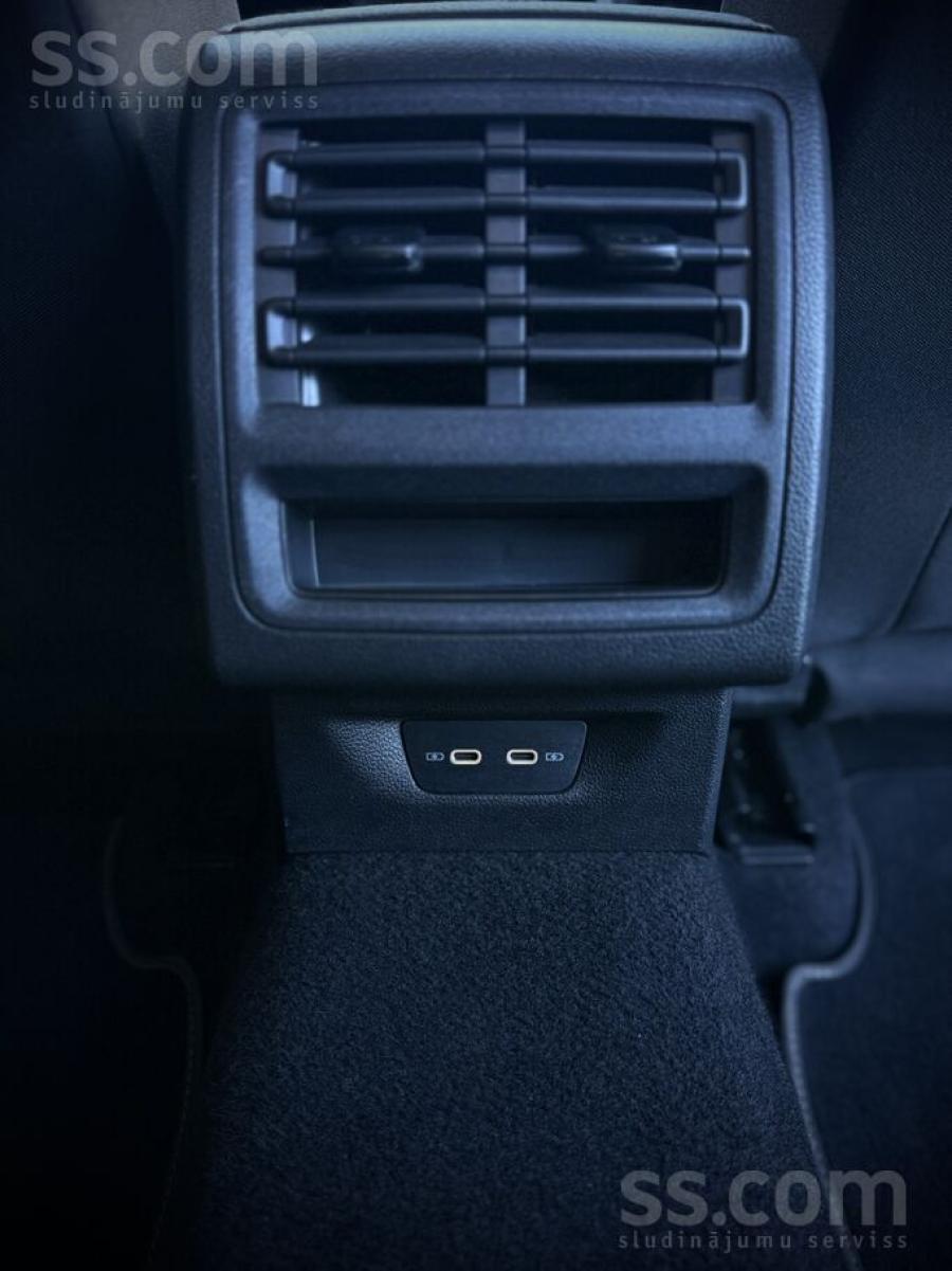 Grey Volkswagen Golf VIII 2022 in Riga, with an engine capacity of 2.00 L and mileage of 142 thousand km for 15500 €, photo 29 on AUTOMOTO.COM.LV