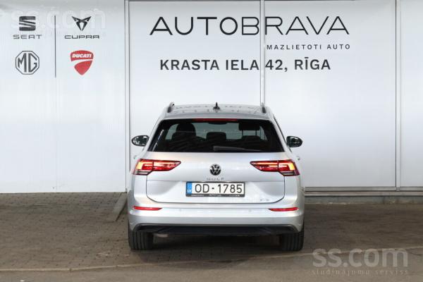 Grey Volkswagen Golf VIII 2022 in Riga, with an engine capacity of 1.50 L and mileage of 141 thousand km for 14200 €, photo 8 on AUTOMOTO.COM.LV