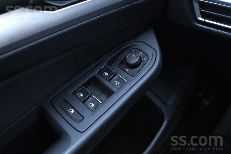 Серый Фольксваген Golf 8 2022 в Рига, объемом двигателя 1.50 л и пробегом 141 тыс. км за 14200 €, фото 24 на AUTOMOTO.COM.LV