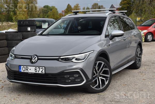 Серый Фольксваген Golf 8 2022 в Кулдига, объемом двигателя 2.00 л и пробегом 0 тыс. км за 23500 €, фото 1 на AUTOMOTO.COM.LV