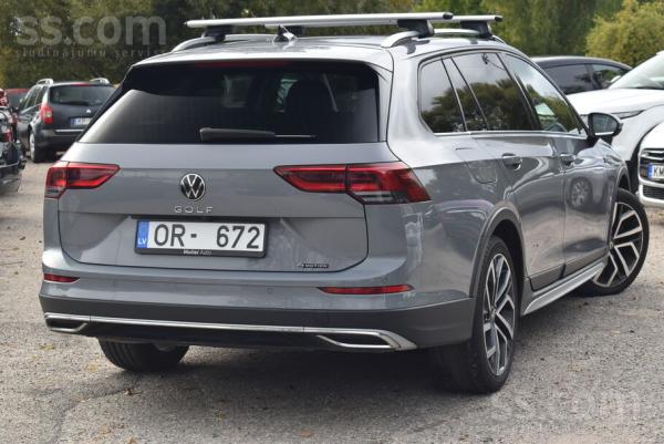 Серый Фольксваген Golf 8 2022 в Кулдига, объемом двигателя 2.00 л и пробегом 0 тыс. км за 23500 €, фото 3 на AUTOMOTO.COM.LV