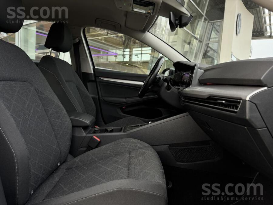 Серый Фольксваген Golf 8 2023 в Валмиера, объемом двигателя 2.00 л и пробегом 182 тыс. км за 16500 €, фото 19 на AUTOMOTO.COM.LV