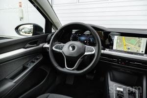Серый Фольксваген Golf 8 2023 в Рига, объемом двигателя 2.00 л и пробегом 132 тыс. км за 17000 €, фото 11 на AUTOMOTO.COM.LV