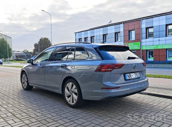 Pelēks Volkswagen Golf VIII 2024 Liepāja, ar dzinēja tilpumu 1.50 L un nobraukumu 31 tūkst. km par 26000 €, foto 4 vietnē AUTOMOTO.COM.LV